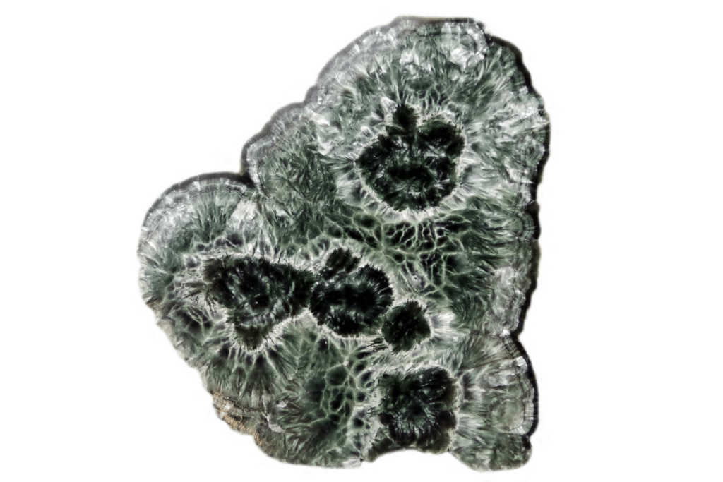 Guide to Seraphinite Properties, Meaning, & Benefits